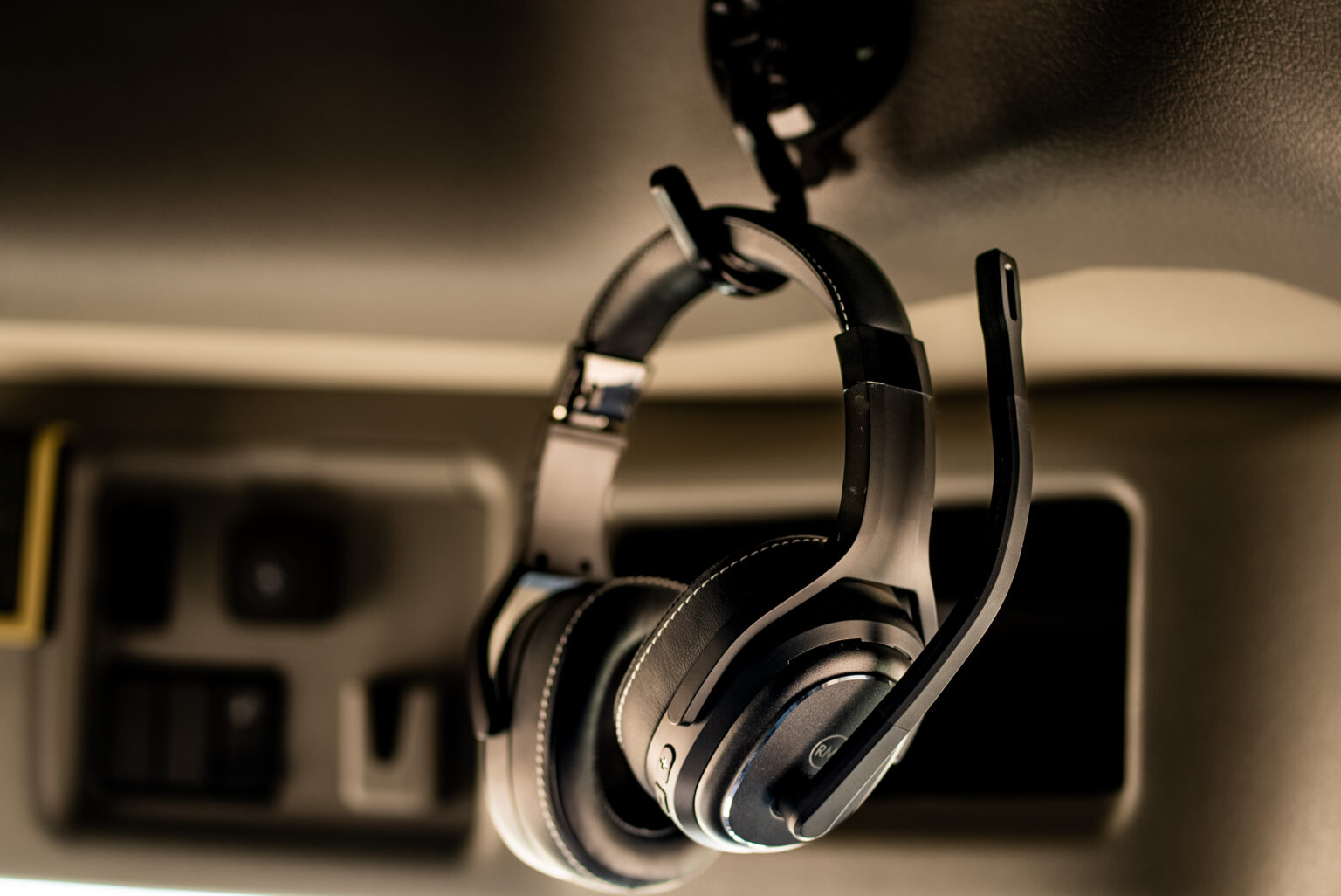 ClearDryve 220 Convertible Wireless Bluetooth Headset | Rand McNally